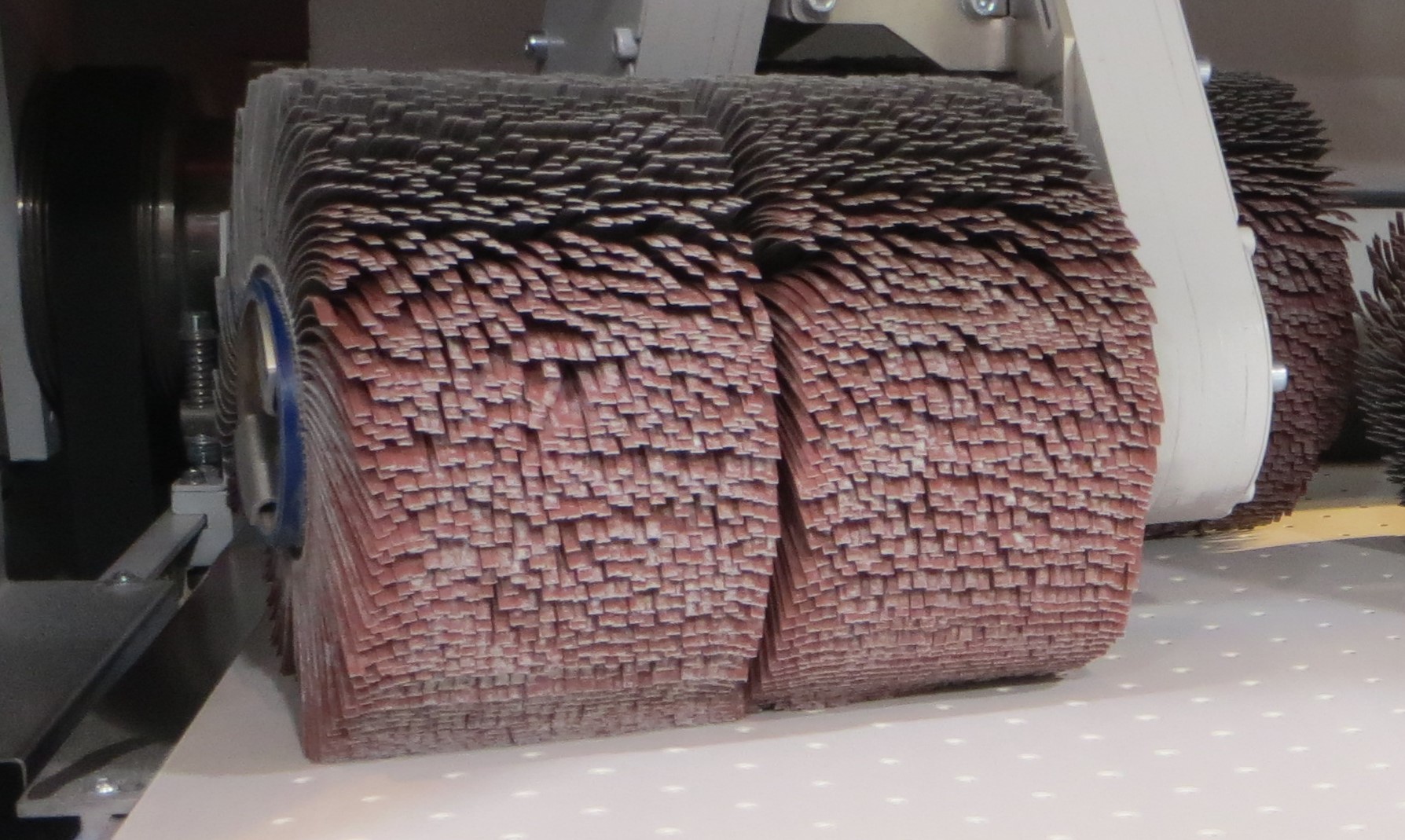 BlechEXPO | Entgrattechnik | Blechentgratung | Blech